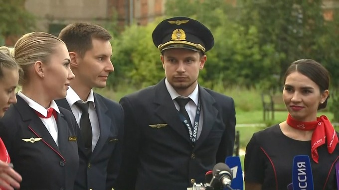 Heroic Russian pilot saves many lives, says he’s not a hero – MEZIESBLOG