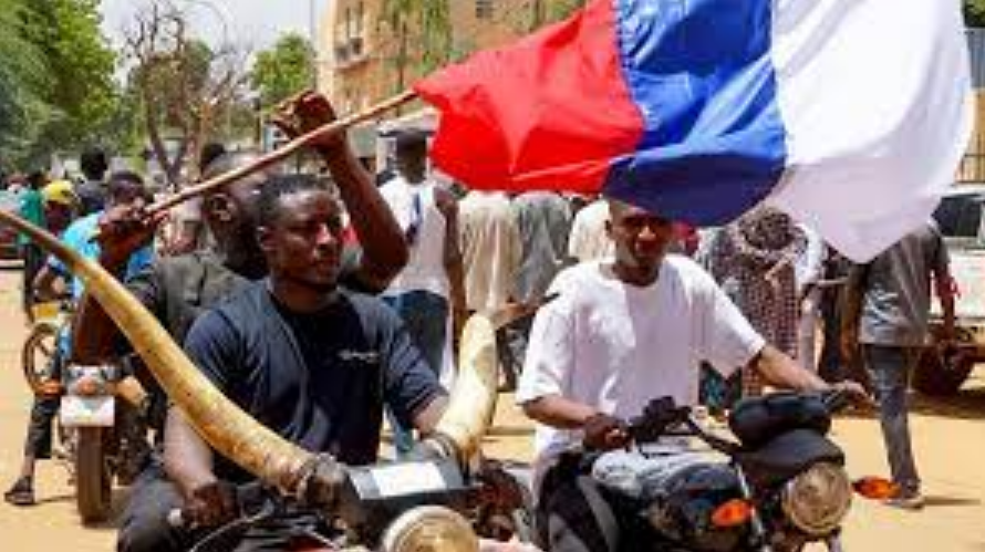 Niger junta suspends French broadcasts as citizens protest foreign ...